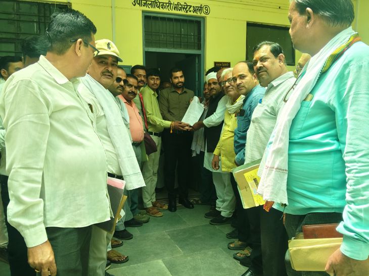 Attrra Bus Stand Demand | Advocates Submit Memo to DM