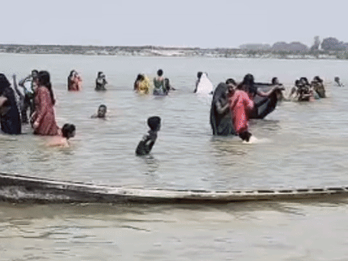 Mau Ramghat Holy Dip | Somvati Amavasya Sarayu River
