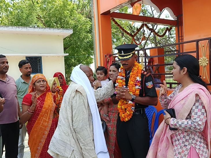 Chandauli Abhishek Pandey Becomes Lieutenant | Army Family Tradition