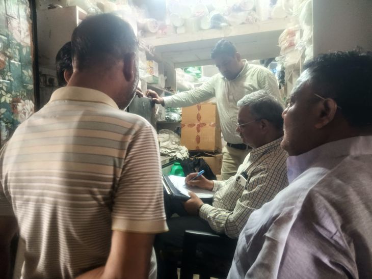 Hapur Food Dept Raids | Adulterated Sauce Samples Sent For Testing