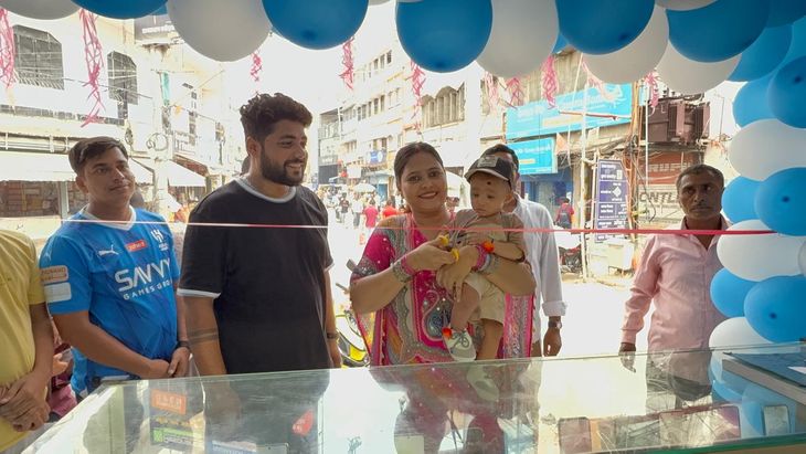 Mobile Candy launched at Ganesh Chowk, all brands of phones available