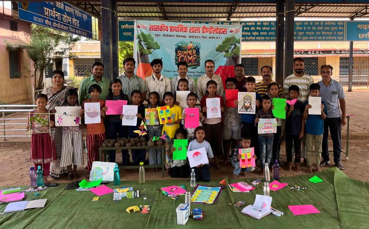 Children learned to make clay toys, paper crafts and painting.