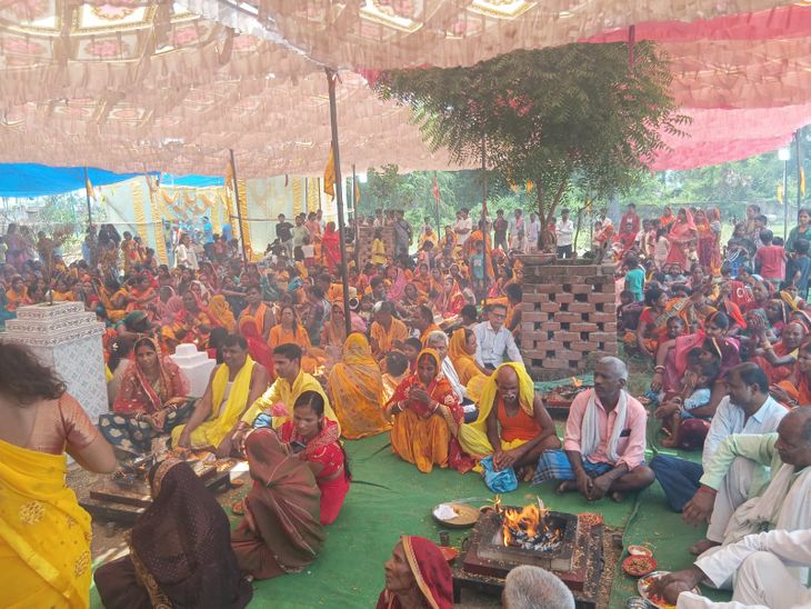 Crowds of devotees gathered at the conclusion of the Maa Bhagwati Pran ...