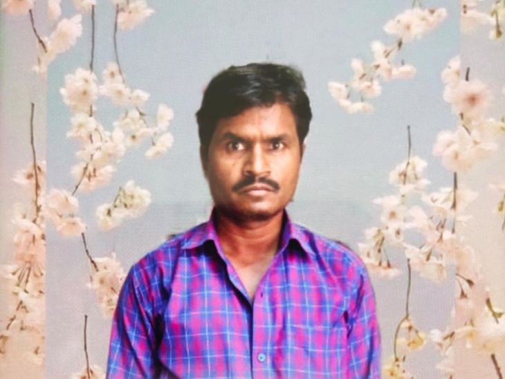 Mau Man Body Found in House After Bad Smell; Police Break Door