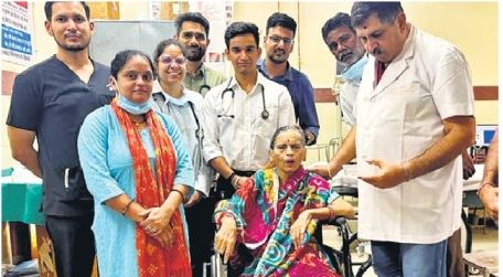 A successful laparoscopic operation was performed to remove a 1-inch ...