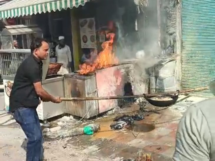 Meerut Restaurant Fire | Gas Leak Scare, Customers Evacuated Safely
