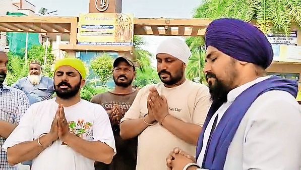 Langar organised in Thakurji Estate Colony