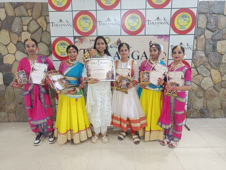 Durg girl students win All India Dance and Music Competition, receive ...