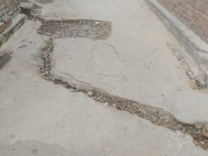 Auraiya Villagers Anger | Jal Nigam Negligence Road Repair