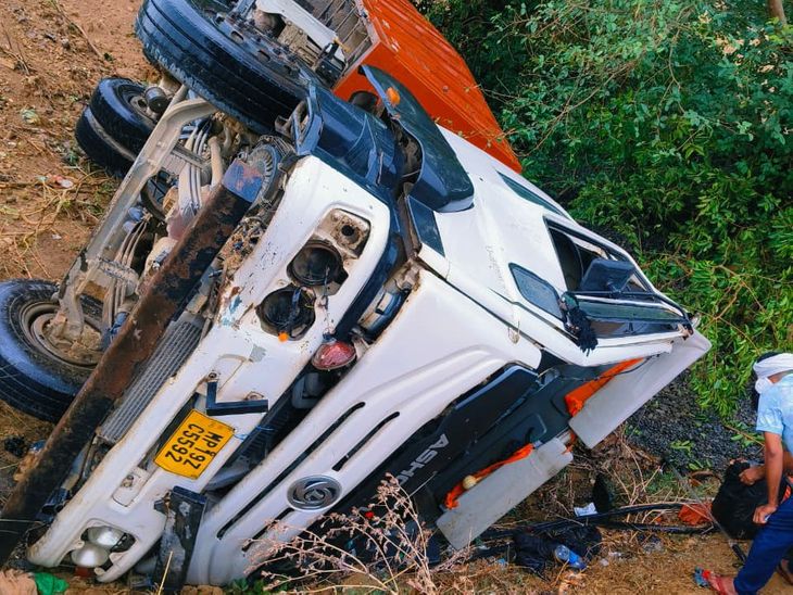 Kadadham | Lehri Village Dumper Overturned, Driver Trapped, Rescued ...