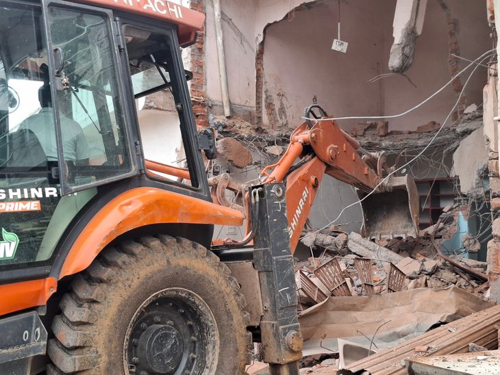 Durg Railway Line Encroachment Demolished: 4 Shops Downed on HC Order
