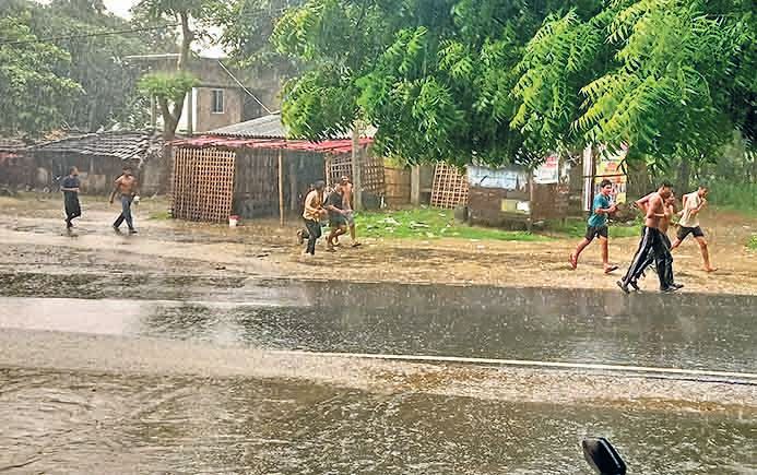 Heavy rain brings relief to people from heat and humidity