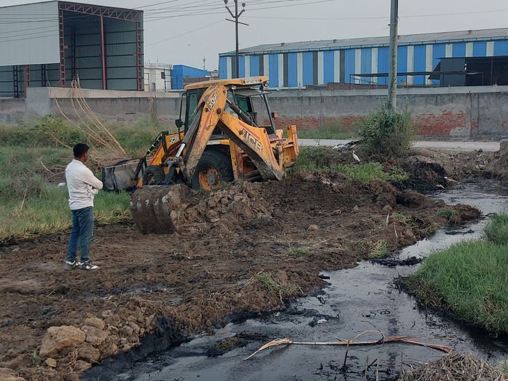Dhaulauna Drain Cleaning Solves Waterlogging Woes | Industrial Area Relief