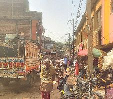 Villagers are troubled by the problem of traffic jam in Simri market.