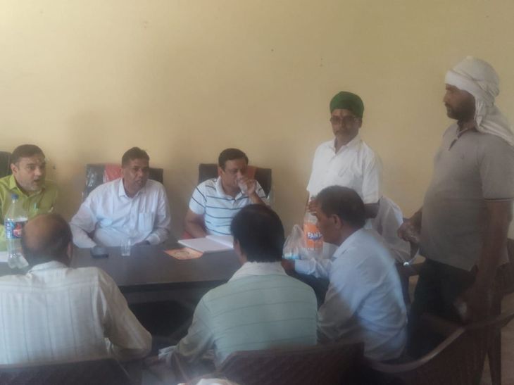 Arnia Block Farmers Learn Govt Schemes & Prevent Loot | Khurja Mandi ...