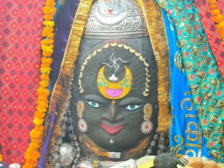 Ujjain Mahakal Bhasma Aarti: Silver Mukut, Rudraksha Mala Darshan