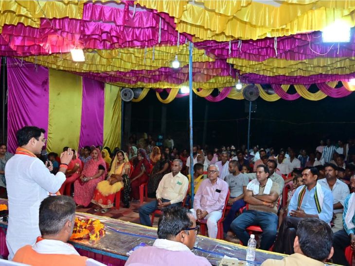 Mallawan MLA Ashish Singh Ashu Chaupal: PM Modis Achievements Highlighted