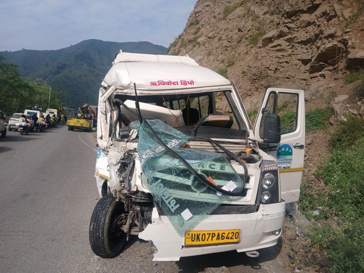 Rishikesh-Badrinath Highway Accident | Two Injured, Major Traffic Jam