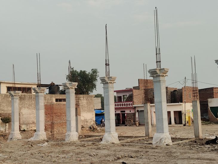 Lodheshwar Mahadev Corridor Construction: Barabanki Entry Gate Steel ...