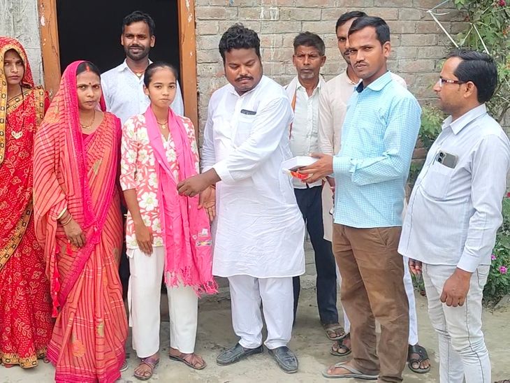 Sahebganj IIP Partys Umesh Das To Fund Geetanjalis Studies