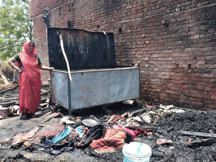 Bareilly Hut Fire | Short Circuit Destroys Homes
