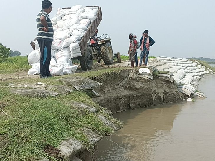 Aajamnagar: Mahananda River Erosion | Geo Bag Damaged, Ring Bund Repair ...