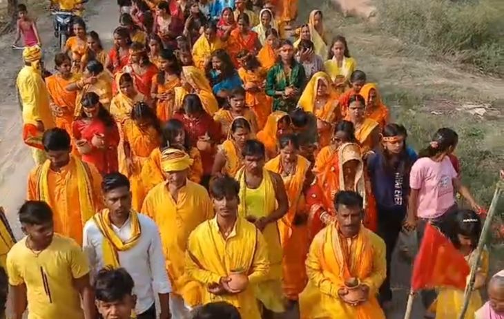 Kalash procession started with pomp and show in Tarwar Panchayat.