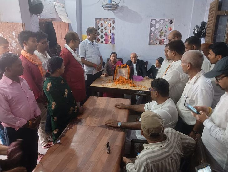 Dr. Shyama Prasad Mukherjee's Martyrdom Day was celebrated at Vakalat ...