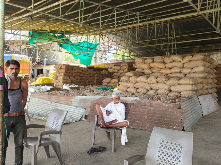 Harda Mandi Tax Hike Disrupts Business, Farmers Upset