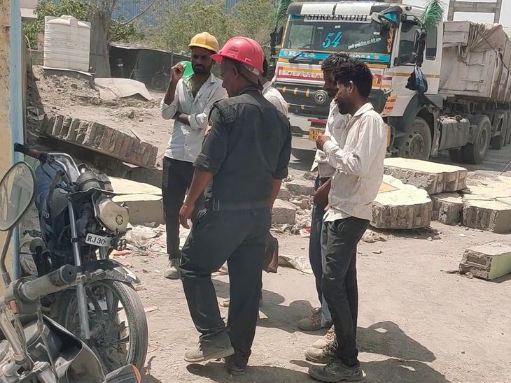 Raas Factory Accident: Trailer Hits Wall, Bikes Damaged; No Casualties