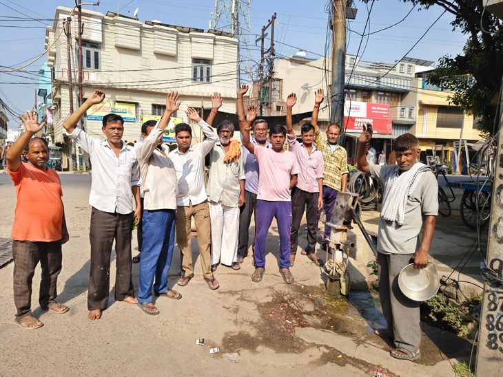 Mandi Dhanora Govt Handpump Polluted Water | Locals Suffer