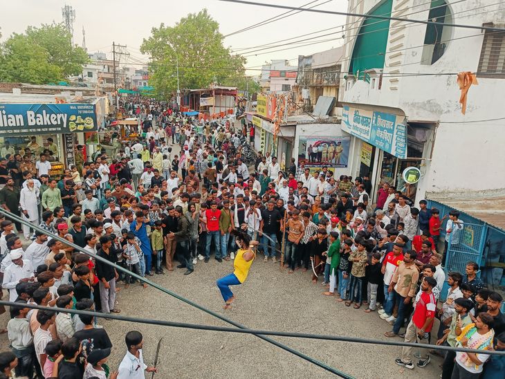 Alam procession in the city