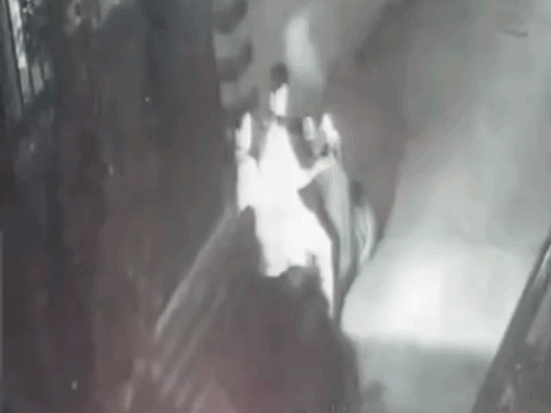 Yamunanagar Pistol-Point Snatch | Mangalsutra Looted From Wife on Scooty