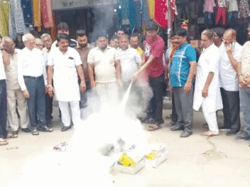 Rohtak Gandhi Camp Shopkeepers Learn Fire Safety | Cylinder Demo Initiative