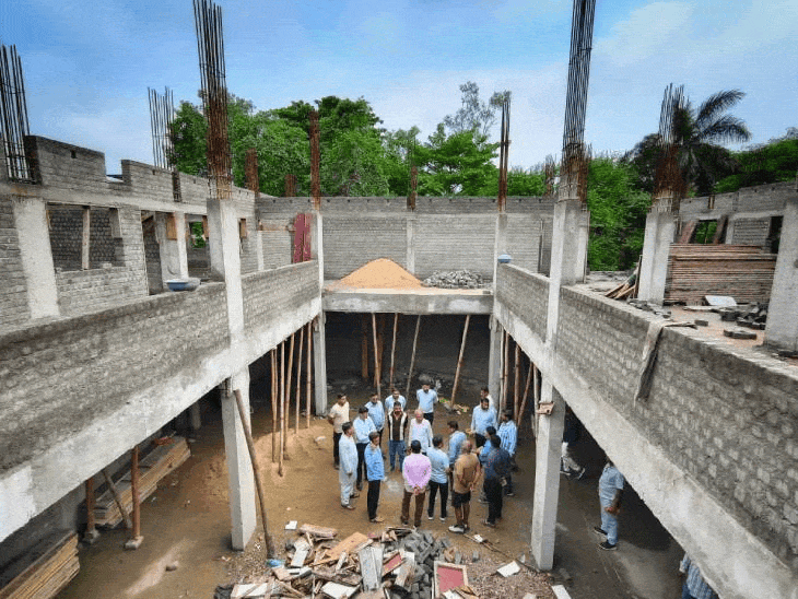 Indore Swami Vivekananda Statue Work; Mayor Inspects Construction