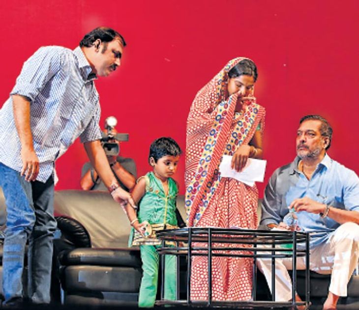 arvind jagtap rasik article | आपण काही देणं लागतो की नाही? | Divya Marathi