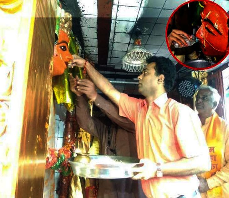24 Khamba Mandir Alcohol Served To Mata Ujjain Mp navratr