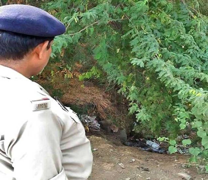 Dushkarm Near Habibganj Station For 3 Hours, Police Daughter Has To ...