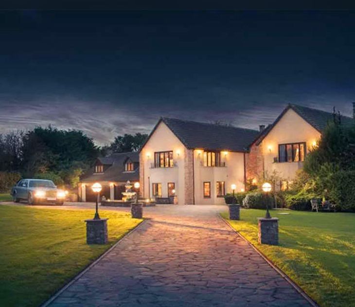 Mansion And Rolls Royce In Sale For 14 Dollar In Devon Of UK | 900 ...