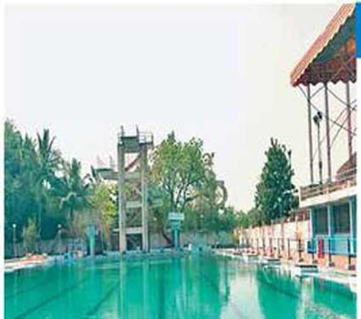 news about sidharth swimming pool