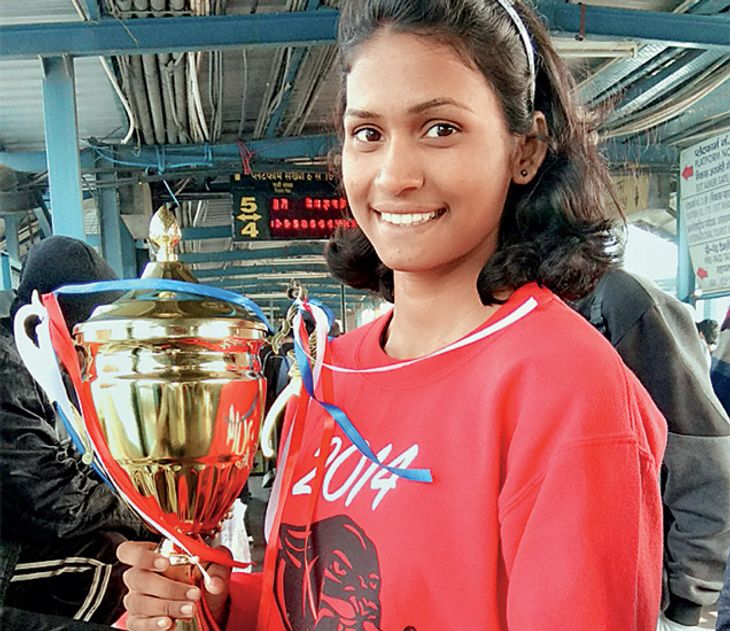 prajkta dhekale writes story of reshma punekar | मेंढपाळ कन्‍या खेळतेय ...