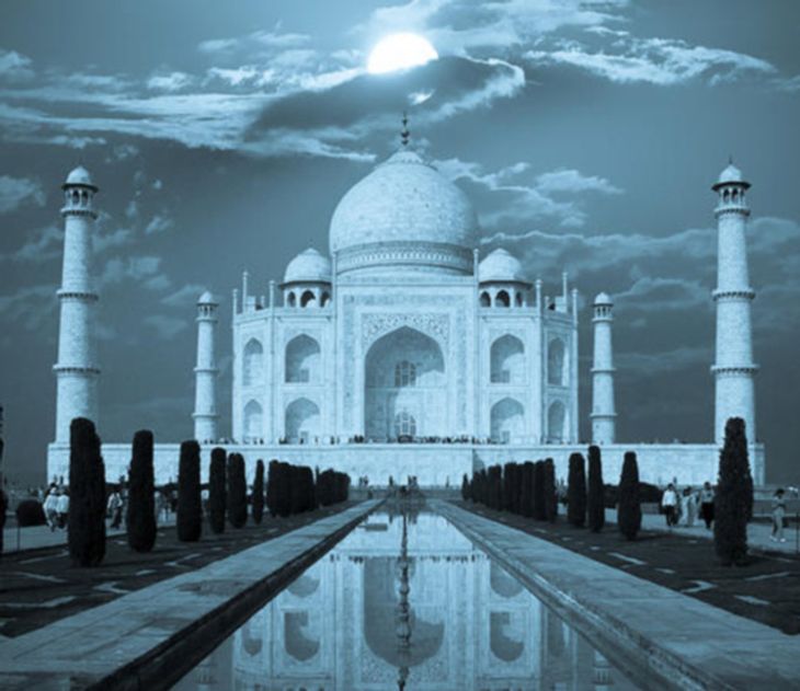 Built on 50 Wells, Ghosts, Gold Sold And Other 16 Facts About Taj Mahal