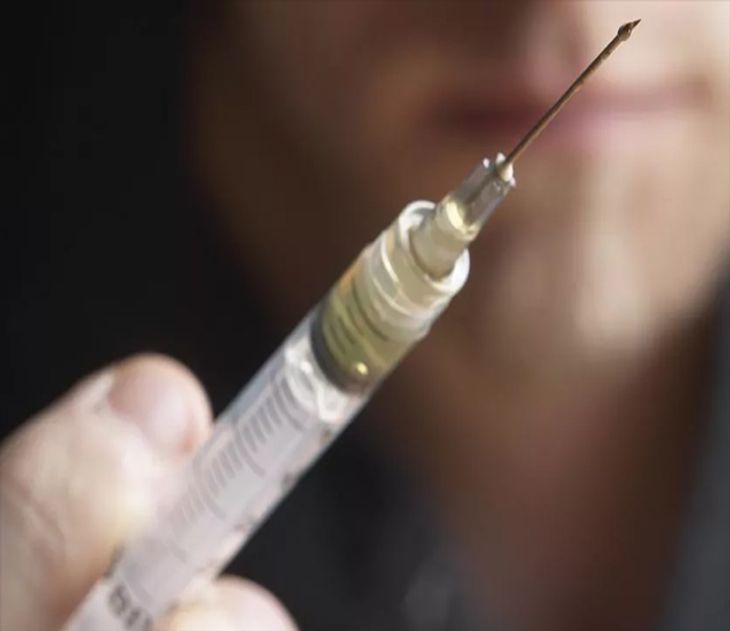 Doctor commit suicide by taking poisonous injections