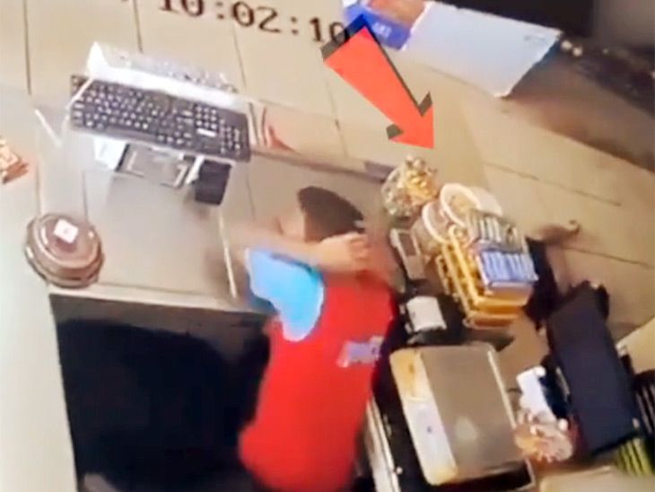 Police fired on criminal in super Market but cashier died by mistake ...