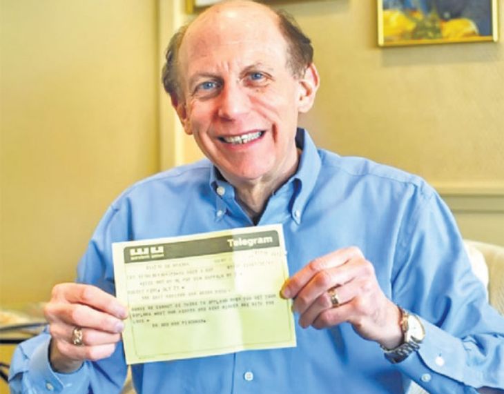 man receives telegram 50 years after graduation | अमेरिका : आई-वडिलांनी ...