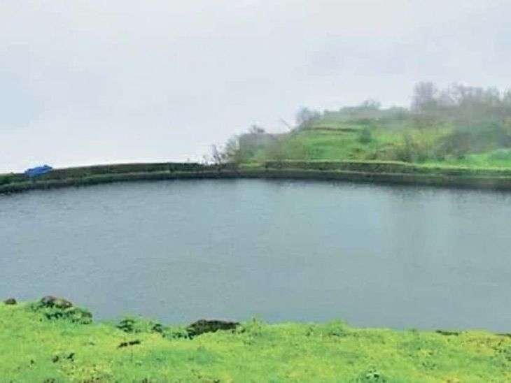 Raigad hatti talav full | रायगड: दुर्गराज रायगडावरील हत्ती तलाव शंभर ...