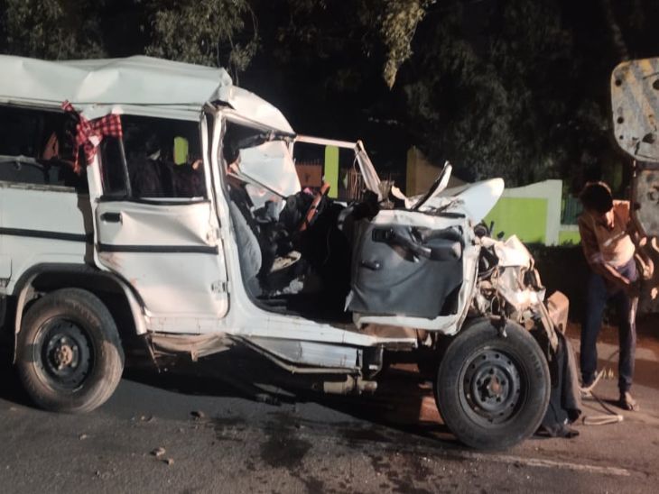 The four-wheeler hit the truck; Three killed and six injured in road mishap