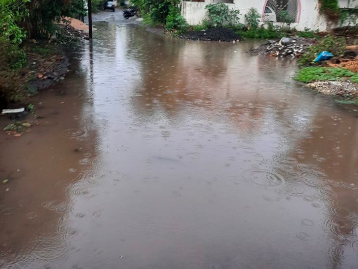 Sparse hail with thunder and lightning; Stagnant water in low lying ...