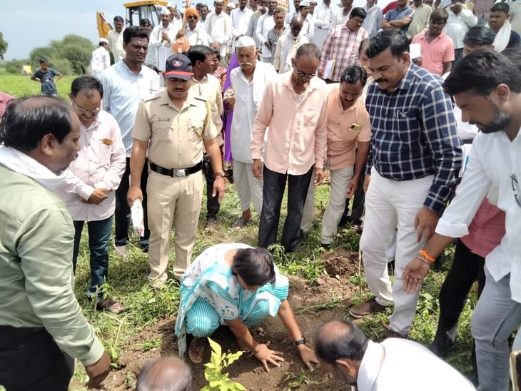 Action in Gramnimba village of Murtijapur taluka, presence of Collector ...