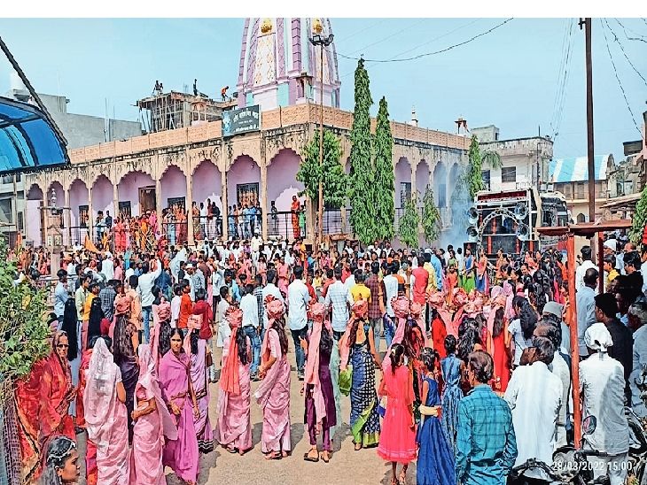 A procession of Shri Krishna idol in the presence of hundreds of ...